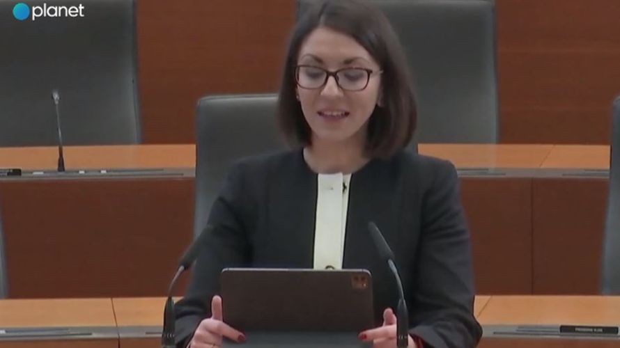 Kje je skoraj 13.000 računalnikov ministrice Emilije Stojmenov Duh?